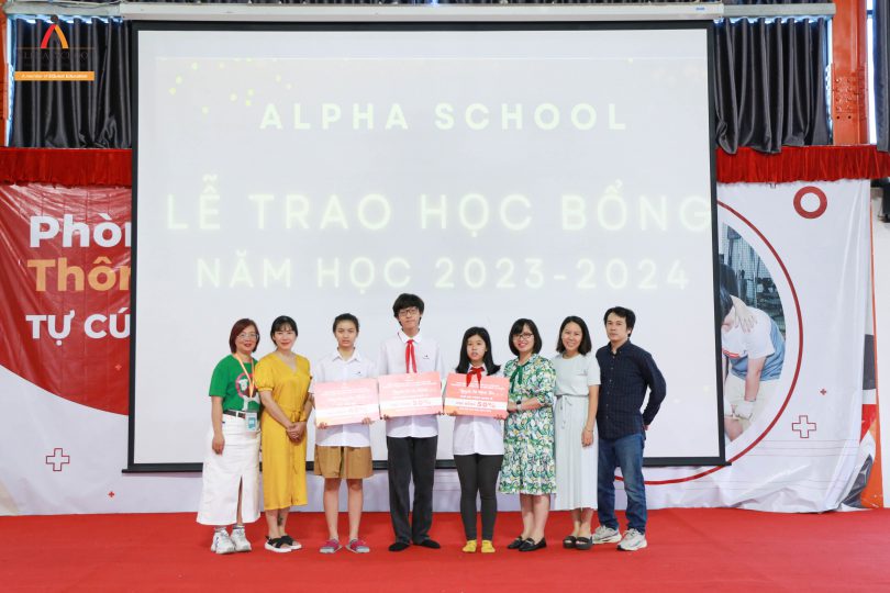 VINH DANH NHỮNG NGÔI SAO SÁNG TRONG HỌC TẬP BẰNG HỌC BỔNG ALPHA - Alpha ...